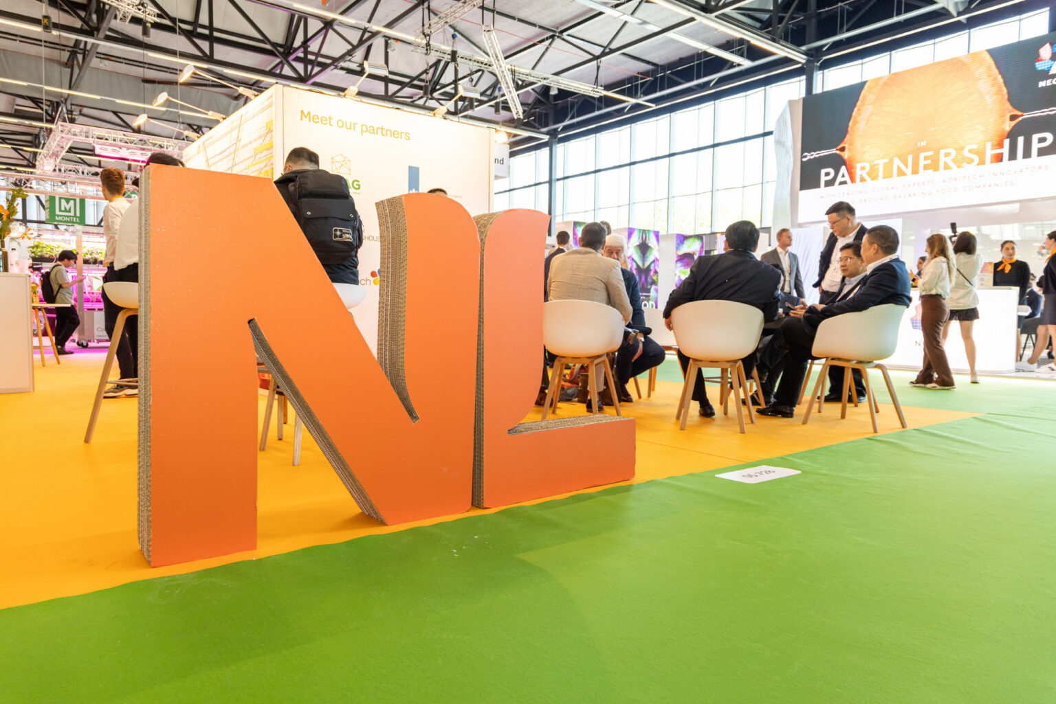 Dutch horticulture shines at Gulf expos - Dutch Greenhouse Delta